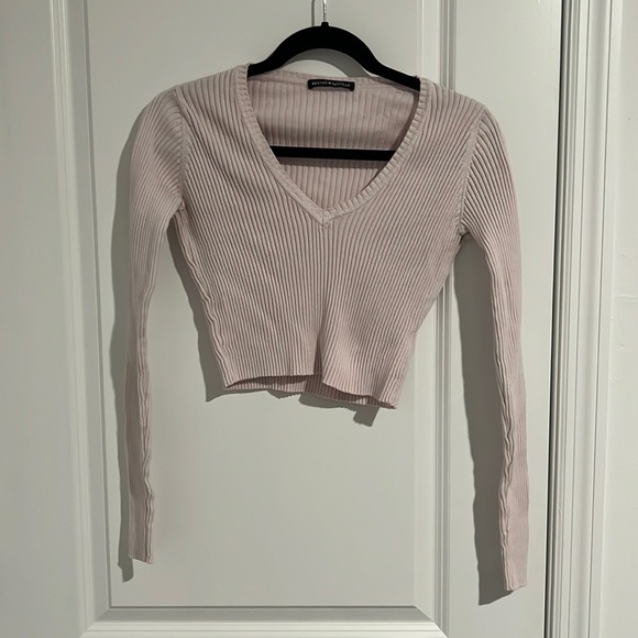 Brandy Melville | Sweaters | Brandy Melville Light Pink Ribbed Vneck ...